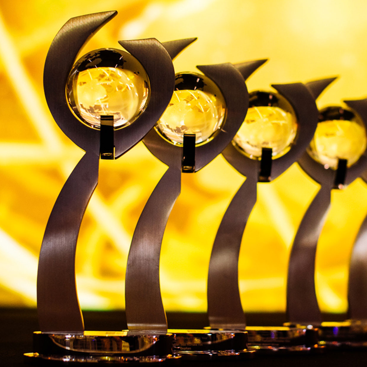 Bespoke or Personalised Trophies – Which Is Right For You - EFX